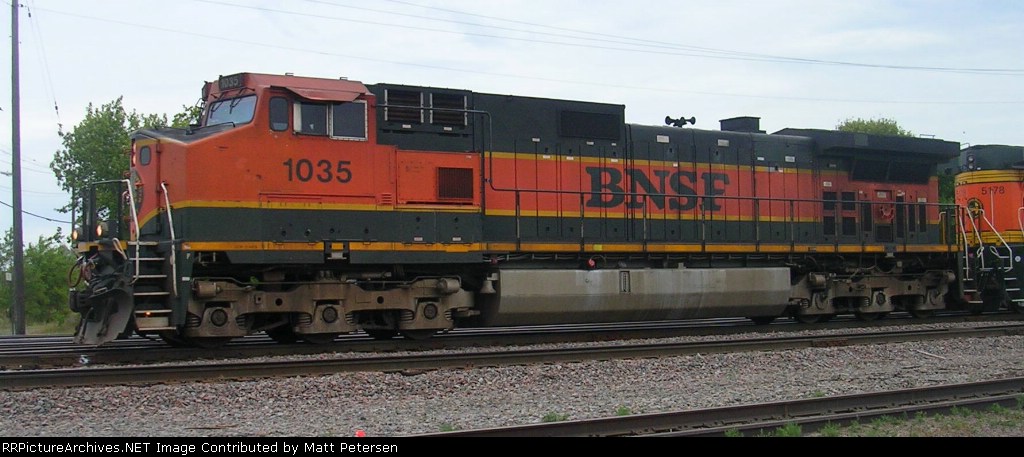 BNSF 1035